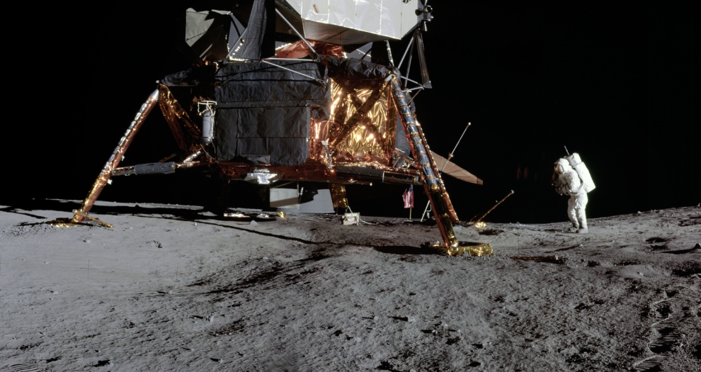 Perspectives on the Apollo Program with Historian Roger Launius - SpaceQ