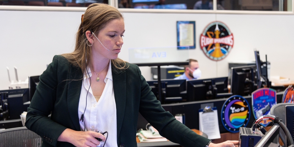 Jenni Sidey-Gibbons - Powering up the space station - SpaceQ